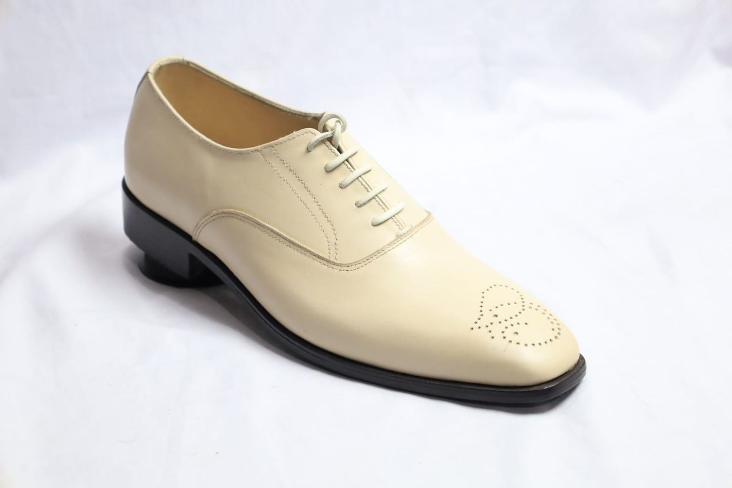 Handmade Men Cream color brogue shoes, Men Ivory dress shoes, Party sh ...
